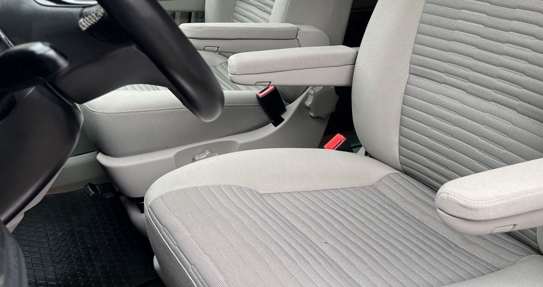 Sitze - seitlich erkennbar, ob drehbar oder nicht? - T6 Diskussionen ...